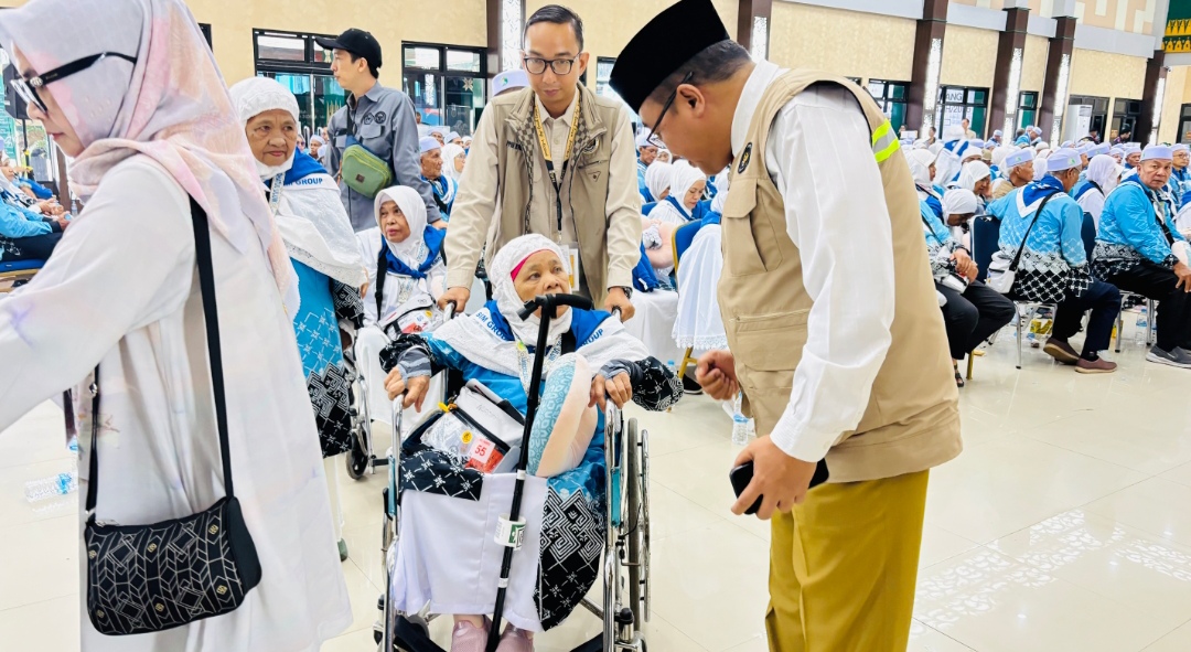 Kemenhaj Tegaskan Larangan Bawa Zamzam di Koper, 12 Kloter telah ...